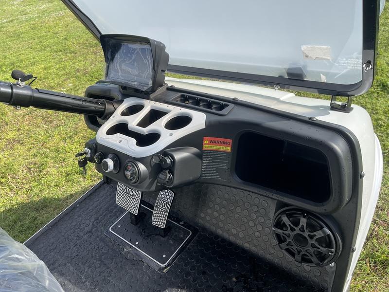 2025 Evolution Carrier 6 Plus for Sale | 6-Seater Lithium Electric Golf Cart - Golf Carts Nation