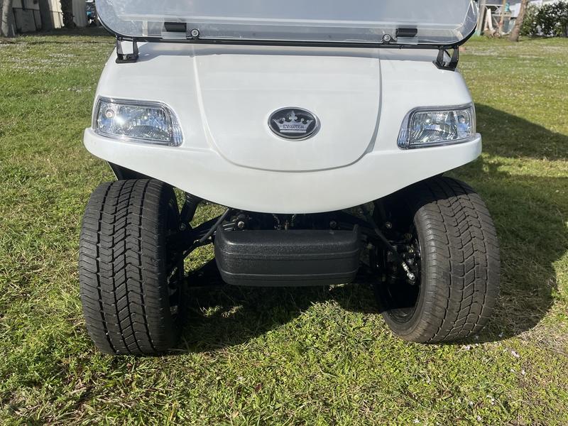 2025 Evolution Carrier 6 Plus for Sale | 6-Seater Lithium Electric Golf Cart - Golf Carts Nation